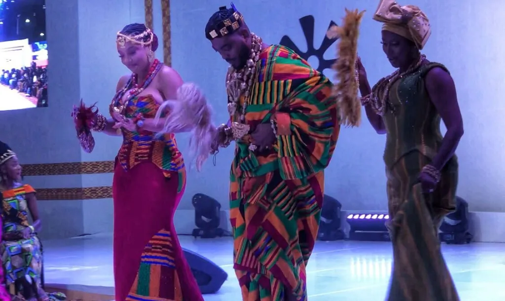 Ghana's rich Kente takes center stage at Rhythms On Da Runway 2024 - In ...